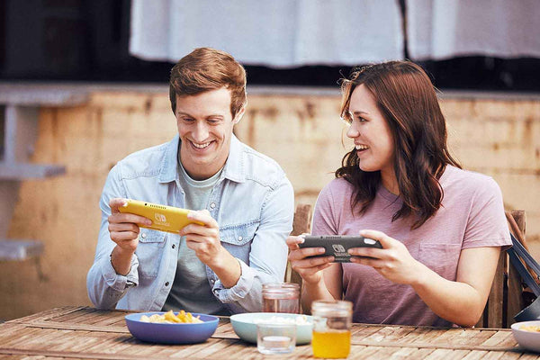 Nintendo Lite Yellow – GameStop Pakistan